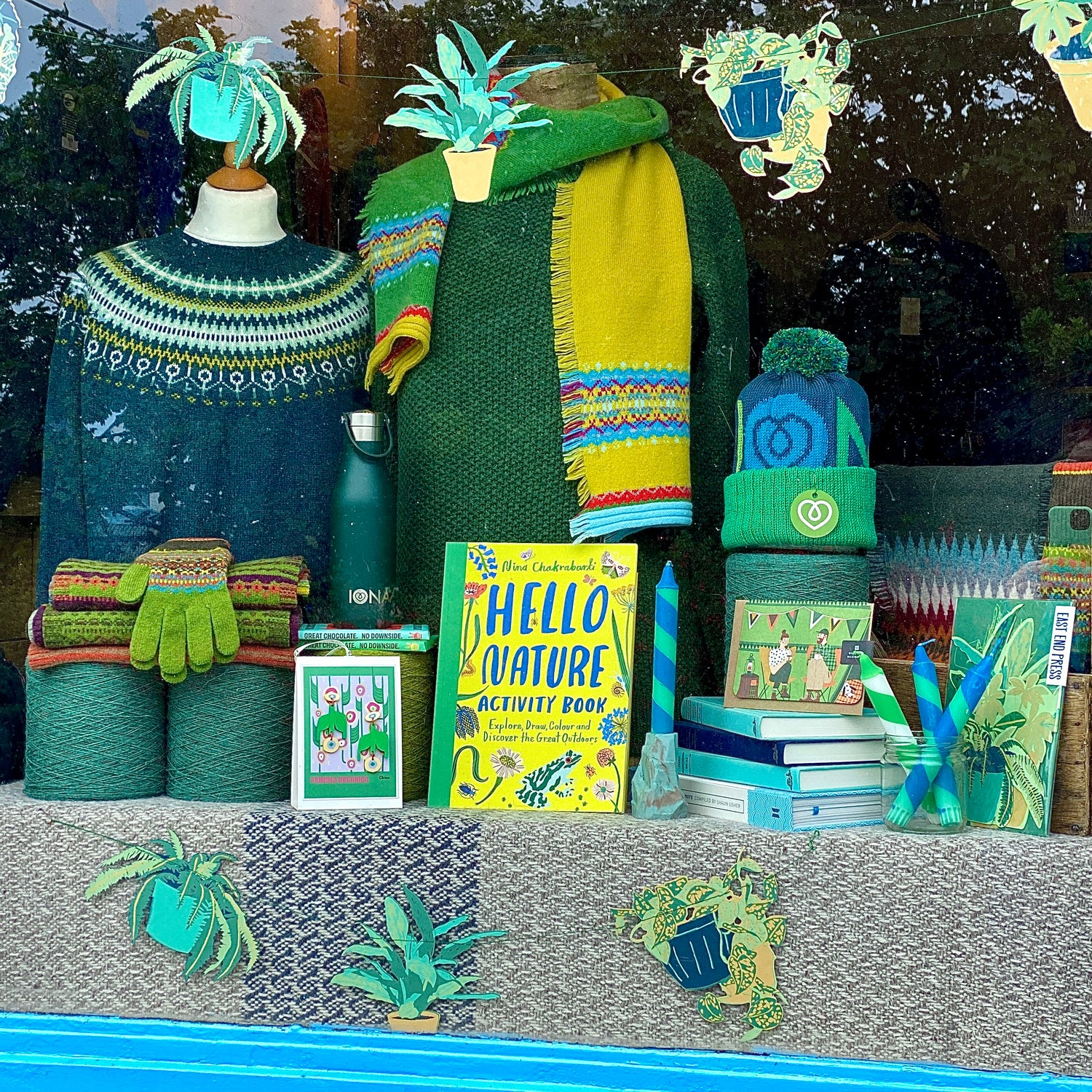 Iona Craft Shop - Scottish Knitwear, Iona Wool, Greenstone jewellery..